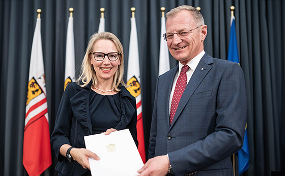 Berufstitel Professorin an Anna Kapfer Weixlbaumer verliehen