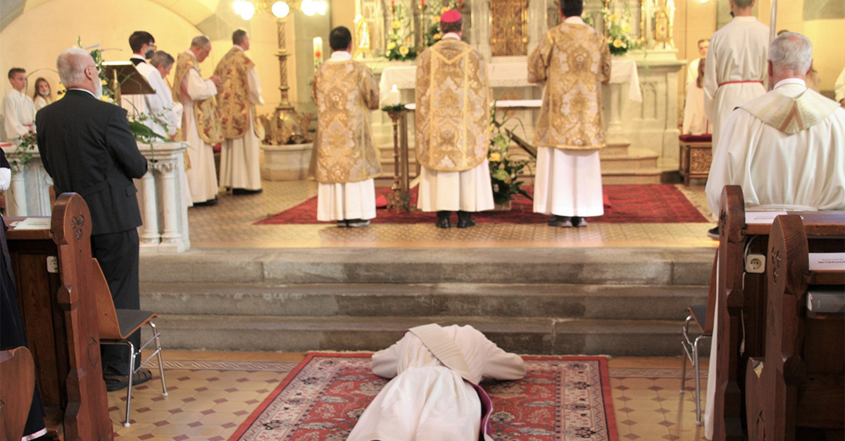 Hermann Josef Hehenberger von Bischof Manfred Scheuer zum Priester geweiht